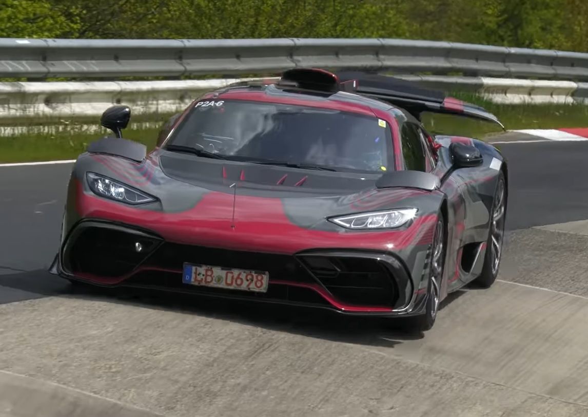 Vi el emprendimiento Mercedes-AMG con Rambo y Bugatti - Todo sobre coches