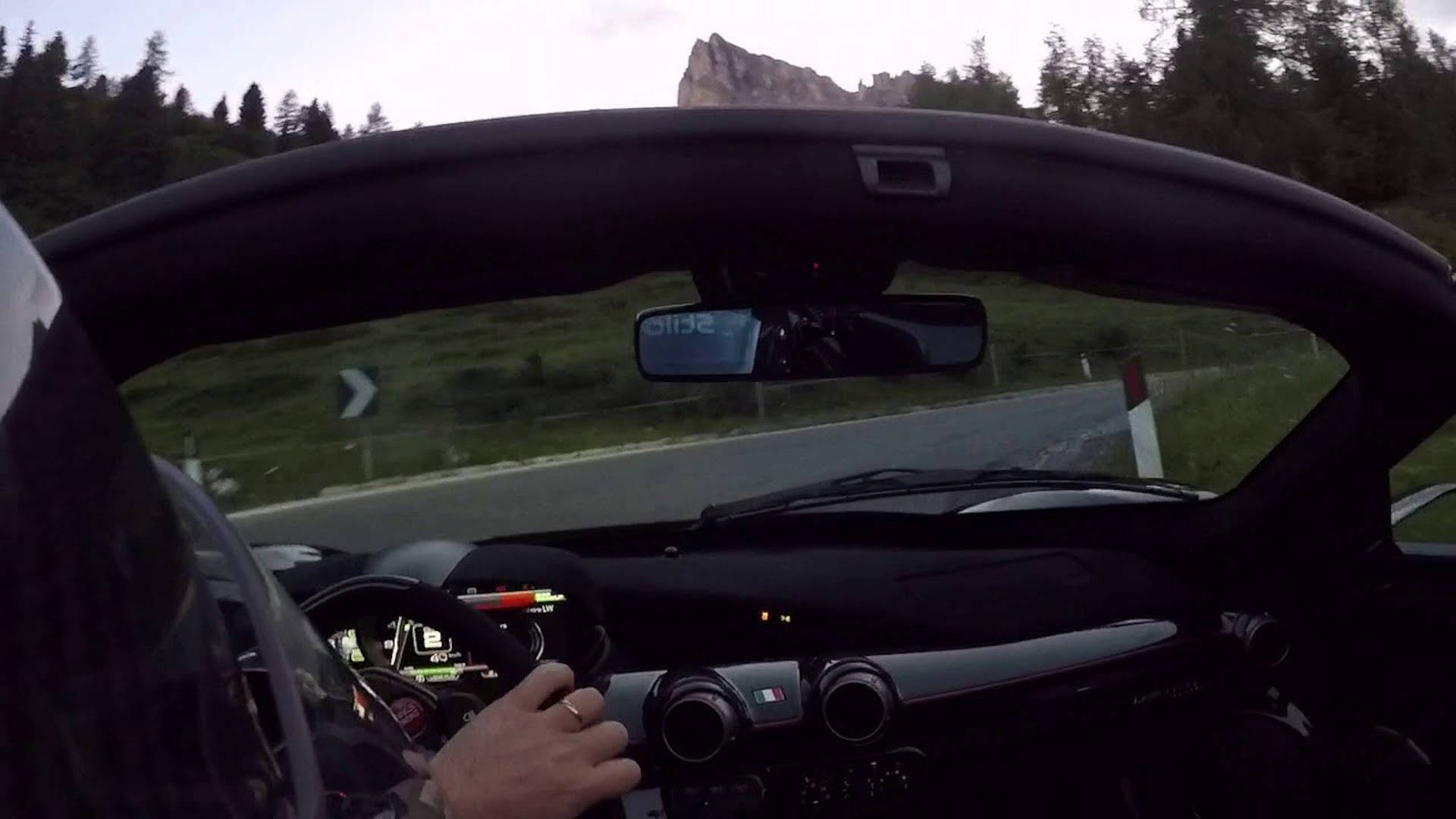 Disfruta de Ferrari LaFerrari en la zona de Cut Mountain - Todo sobre ...
