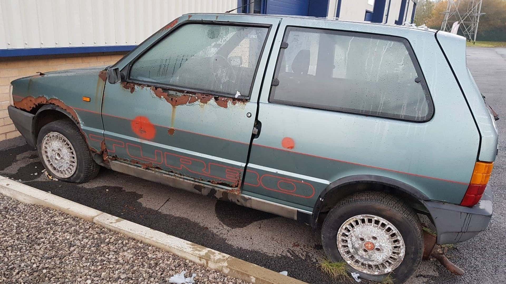 ¿Restaurarias este Fiat Uno Turbo lleno de oxido? - Todo sobre coches